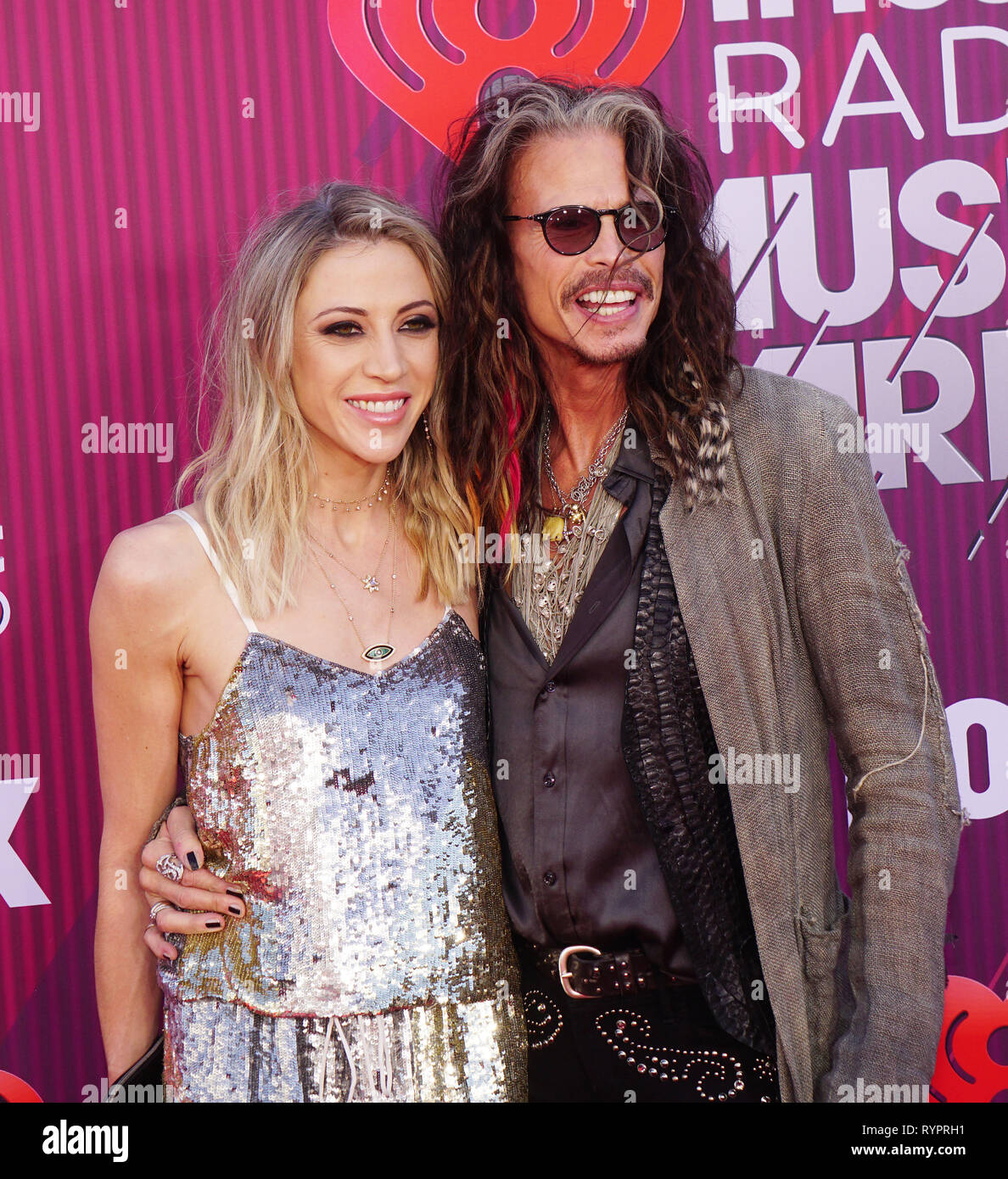 Steven tyler 2019 music awards hi-res stock photography and images - Alamy
