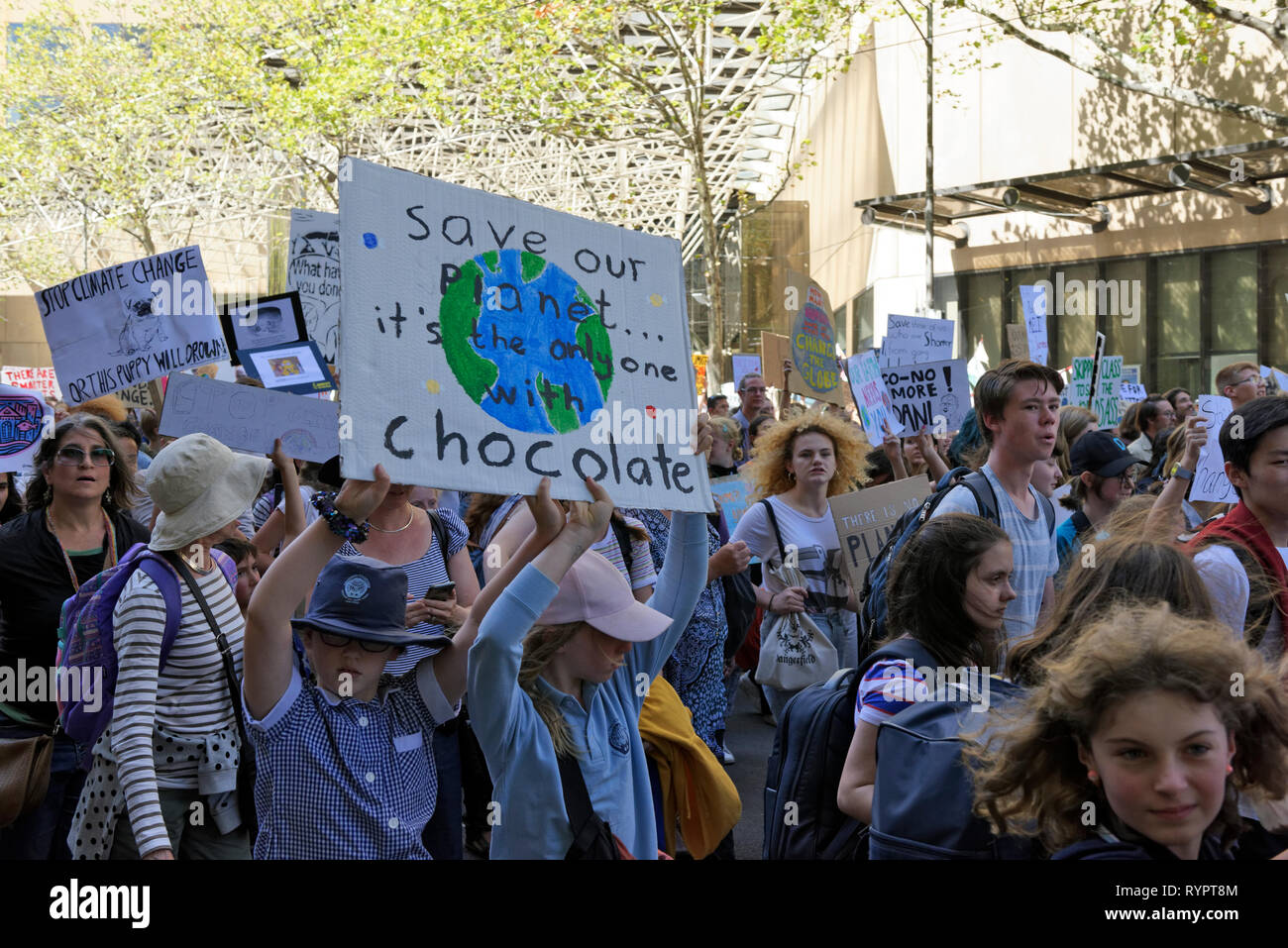 Melbourne, Australia. 15th March, 2019. Thousands of school students in ...