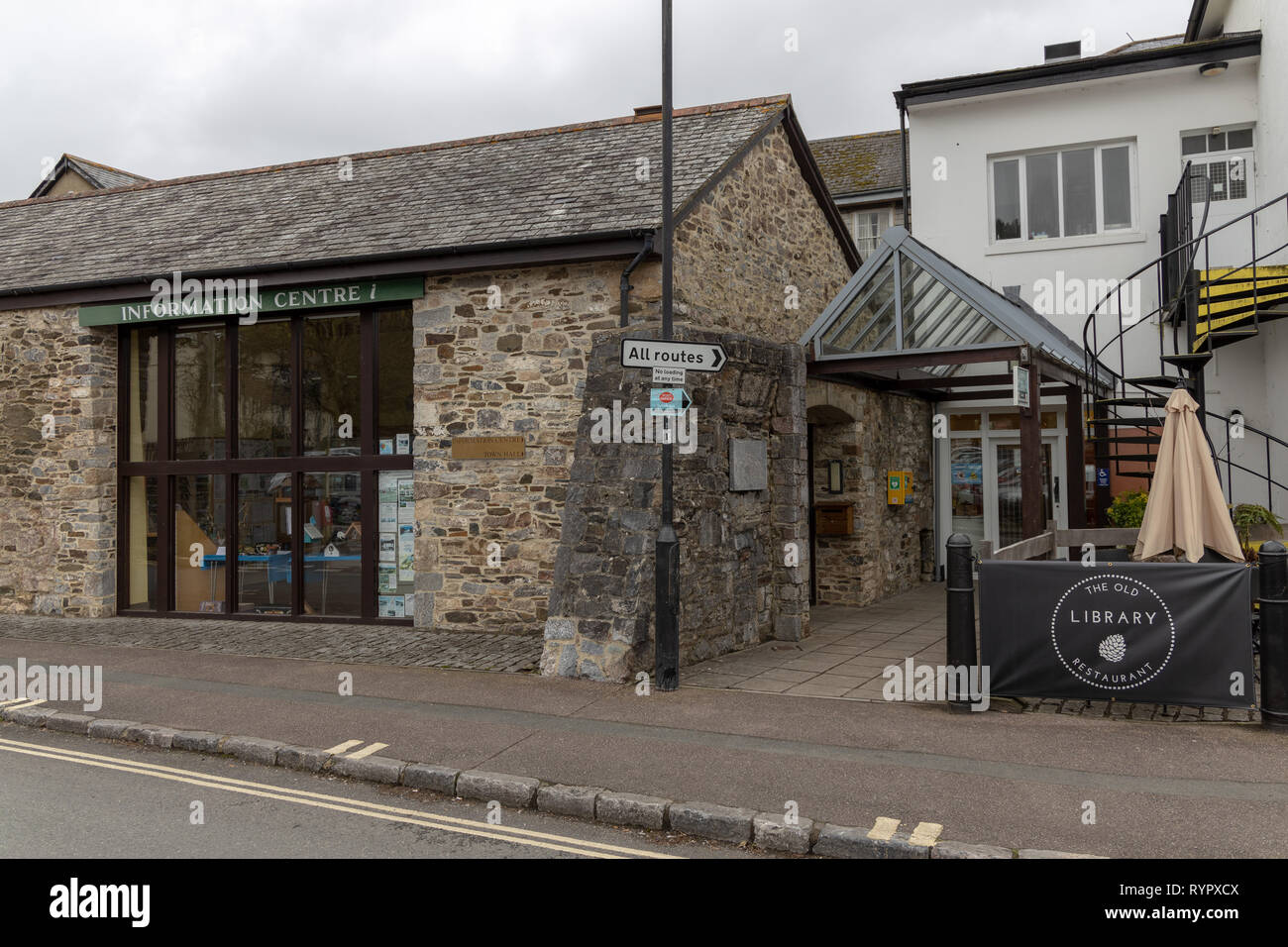 Old library restaurant hi-res stock photography and images - Alamy