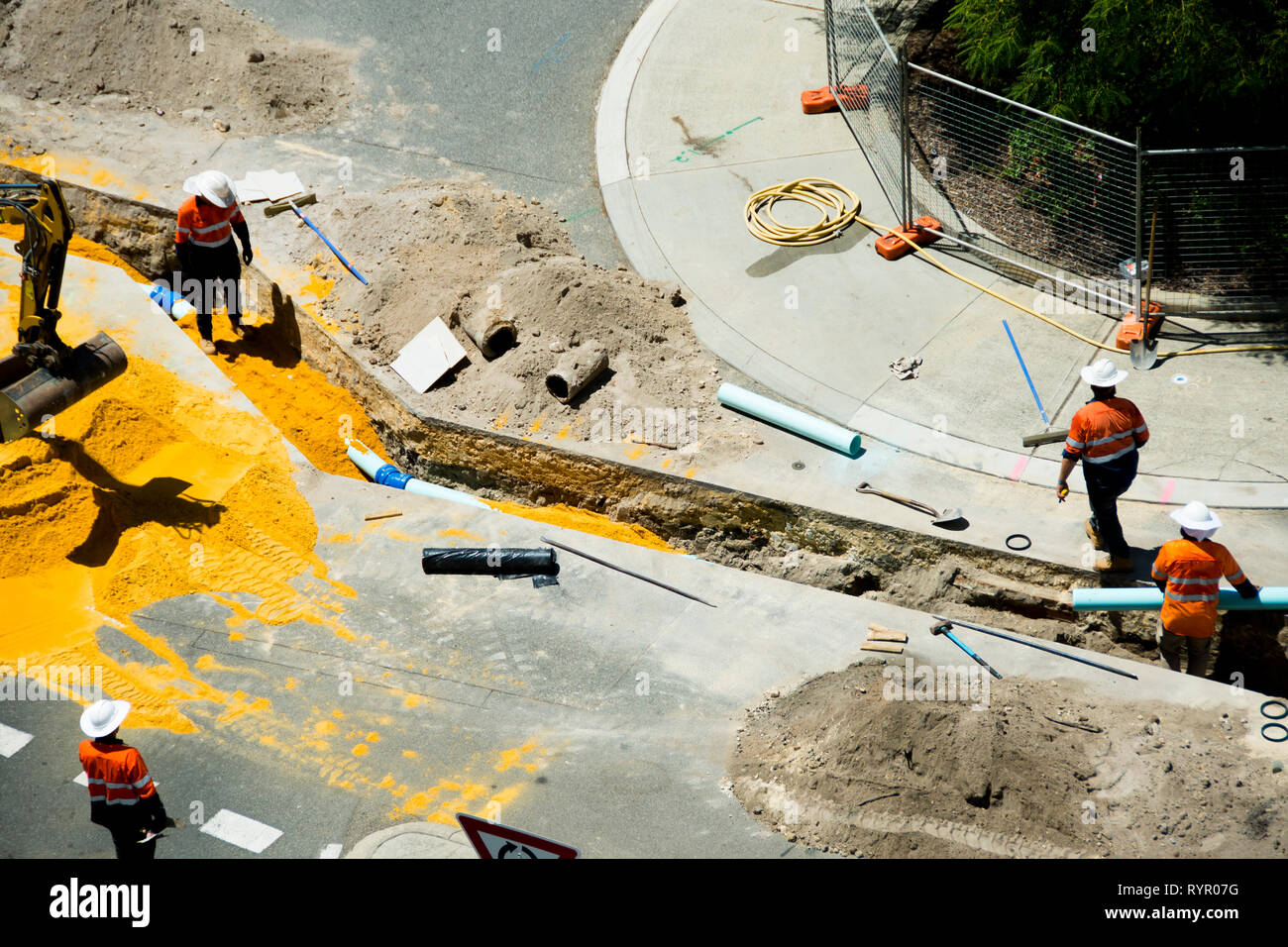 Brisbane australia construction workers hi-res stock photography and ...