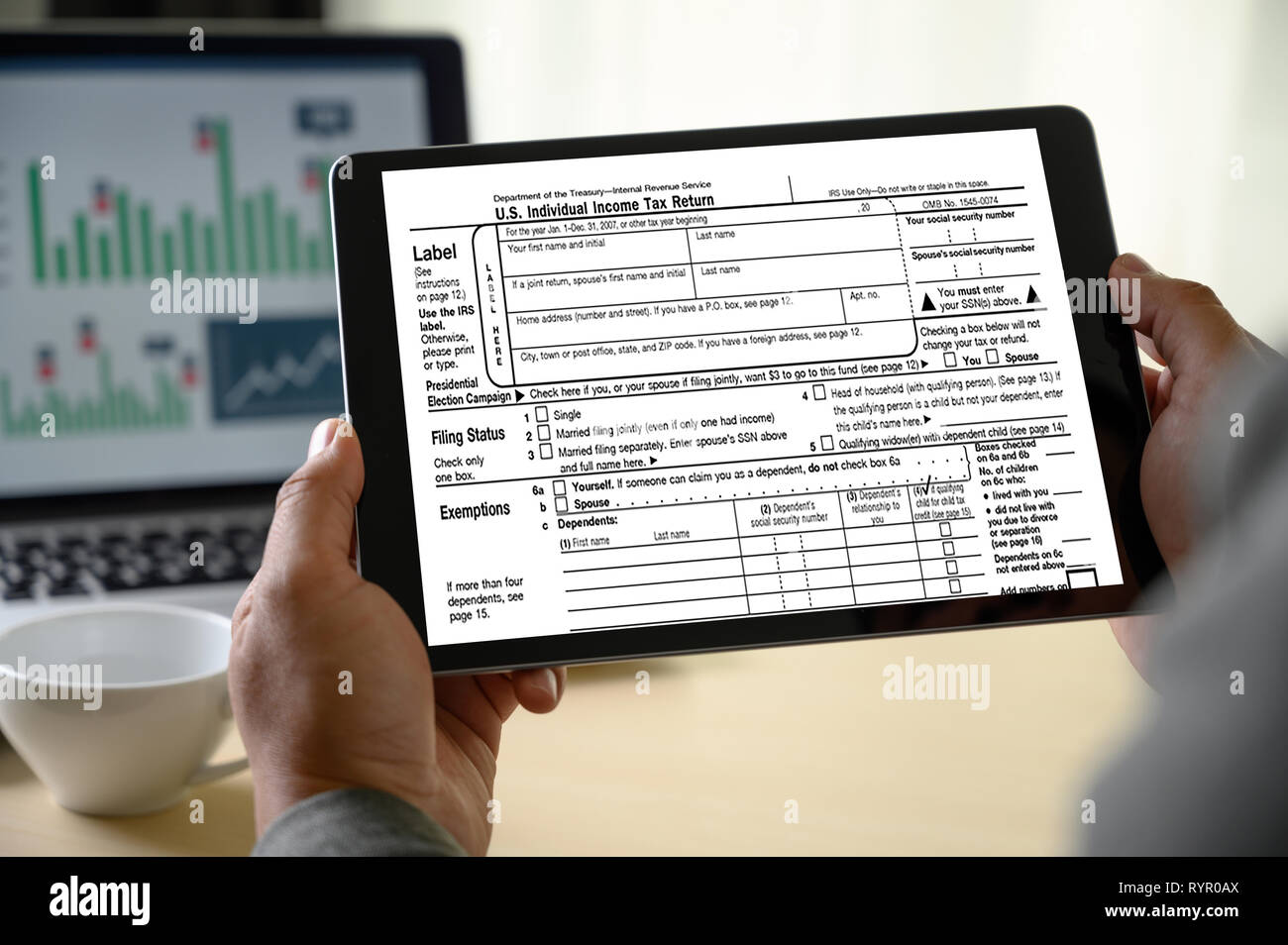 Federal individual income tax hi-res stock photography and images - Alamy