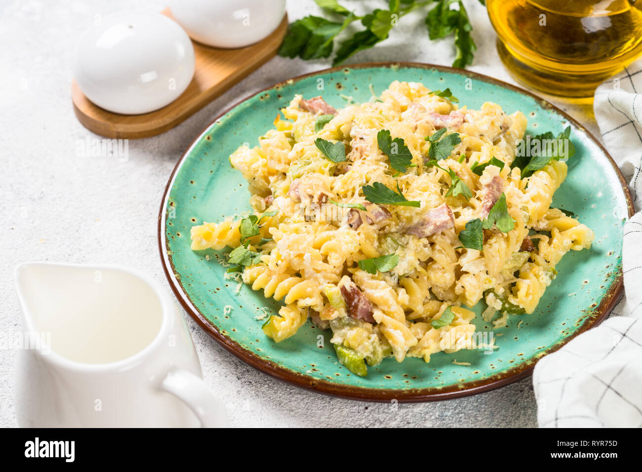 Baked macaroni cheese zucchini hi-res stock photography and images - Alamy