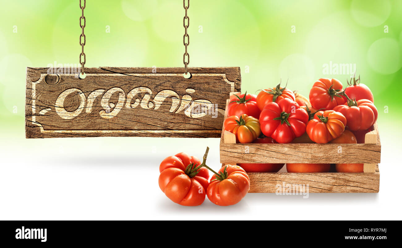 Fresh village tomatoes in wooden case Stock Photo - Alamy