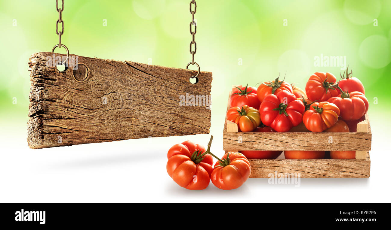 Fresh village tomatoes in wooden case Stock Photo - Alamy