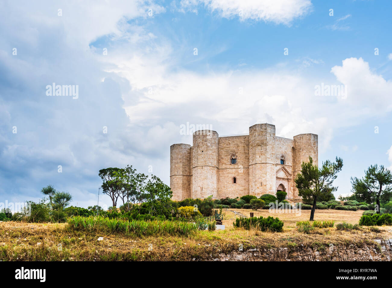 Old marble stone octagon hi-res stock photography and images - Alamy