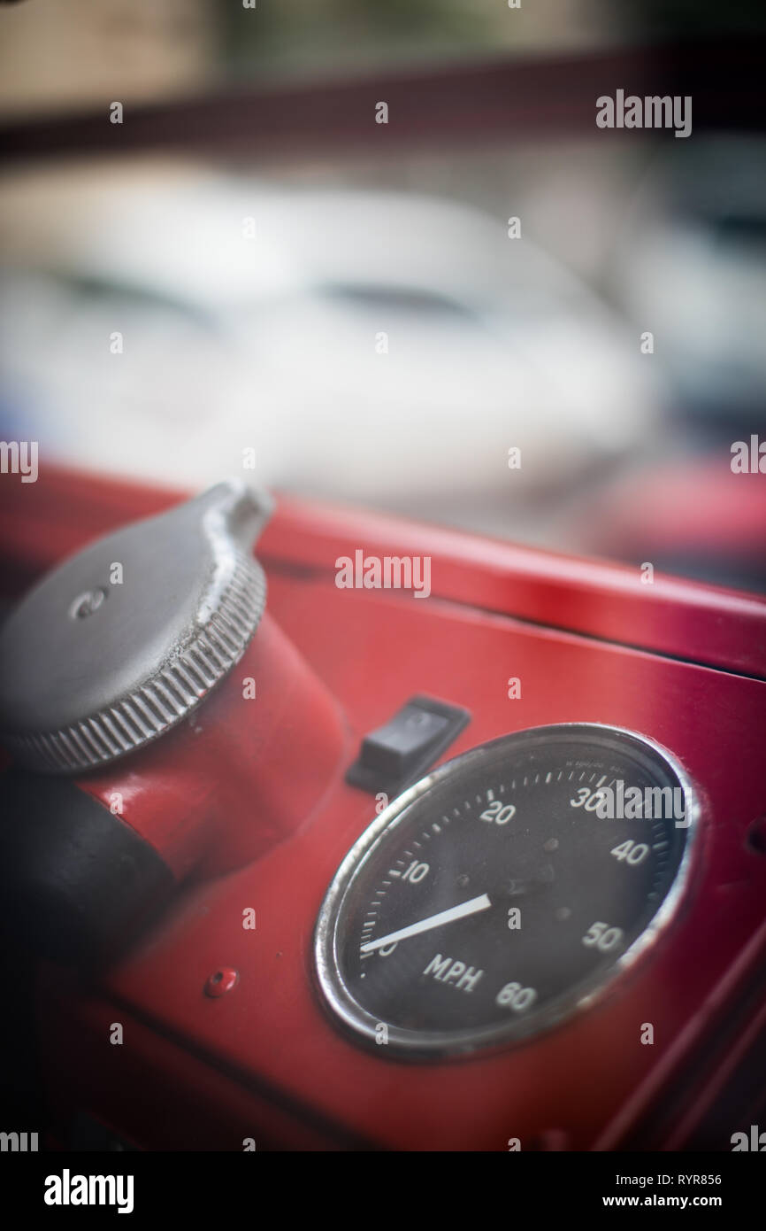 Speedometer vintage close up bus hi-res stock photography and images ...