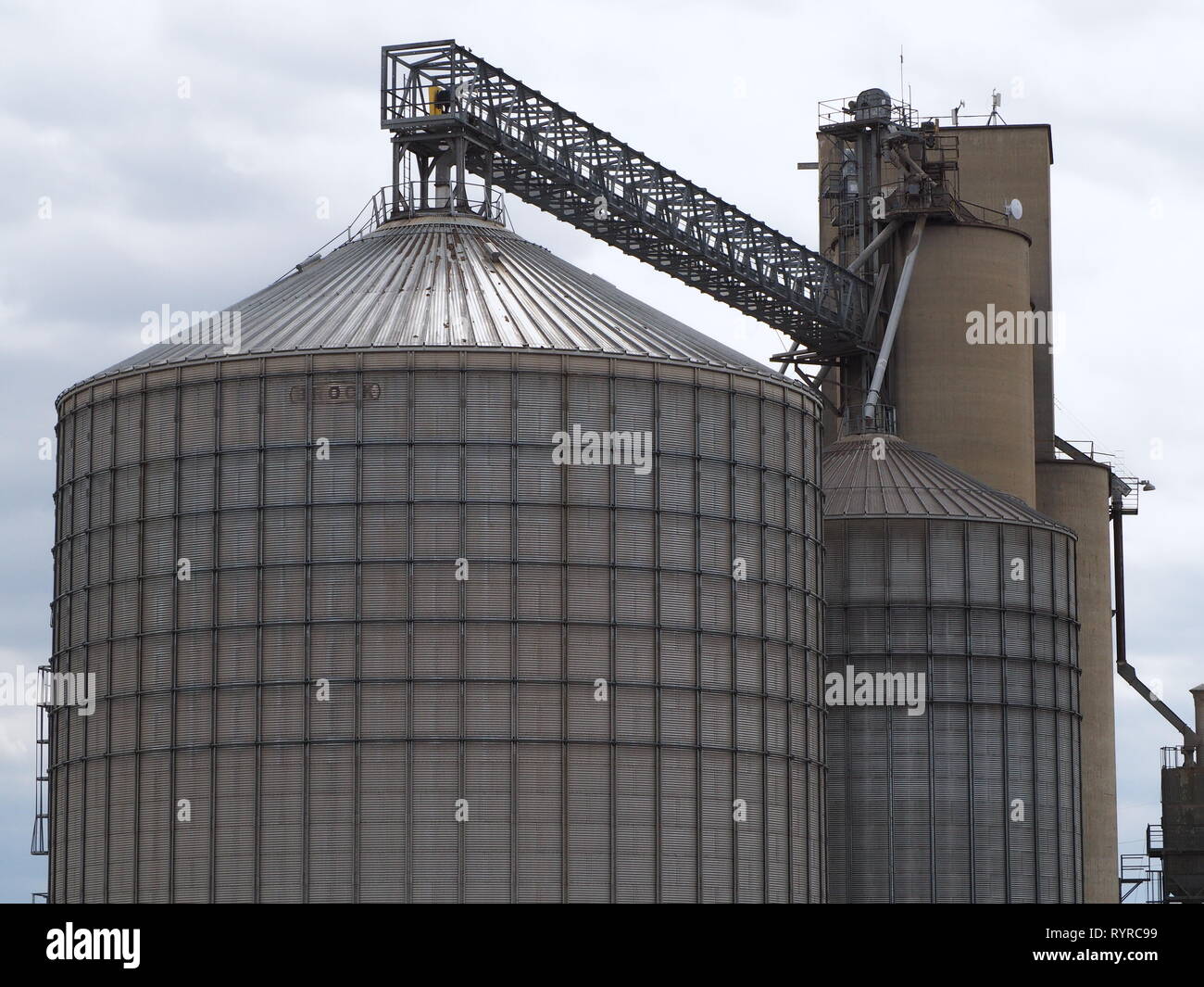 large steel grain / corn silos in Ohio Stock Photo - Alamy
