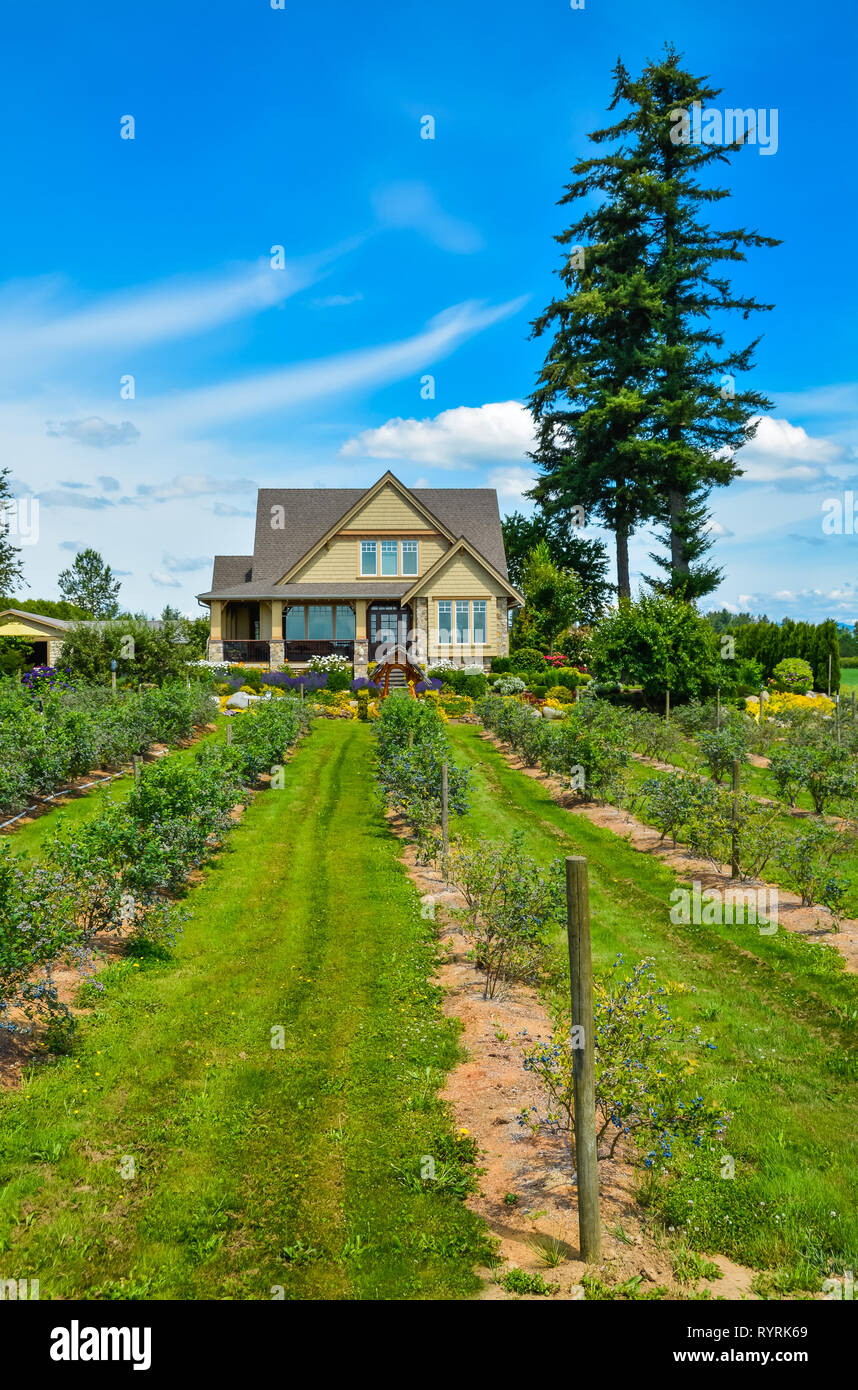 Modern farm architecture hi-res stock photography and images - Alamy
