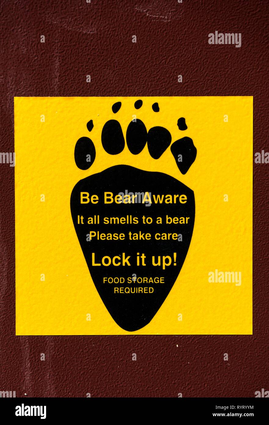 Bear warning sign national park hi-res stock photography and images - Alamy