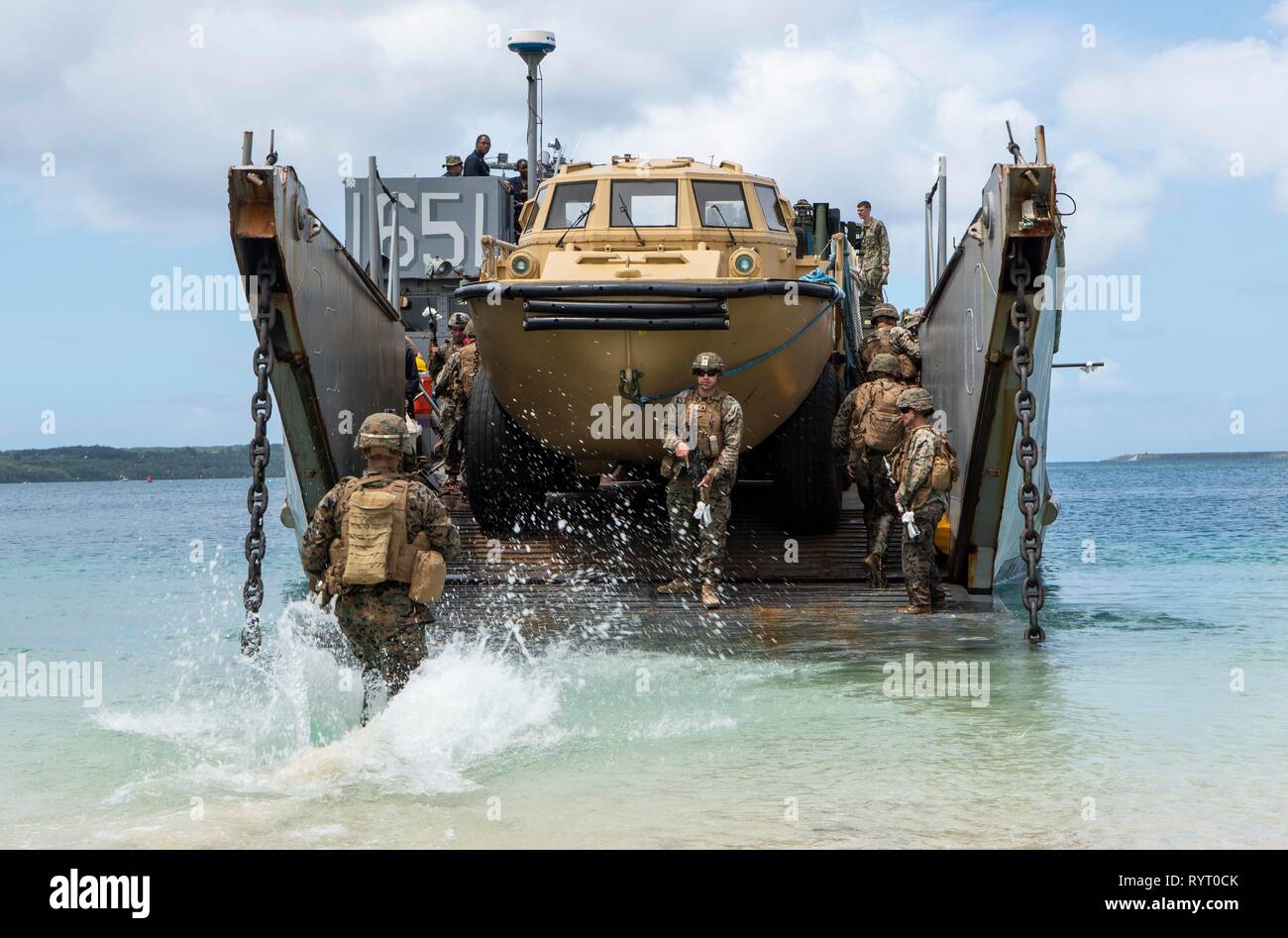 Harbor utility craft hi-res stock photography and images - Alamy