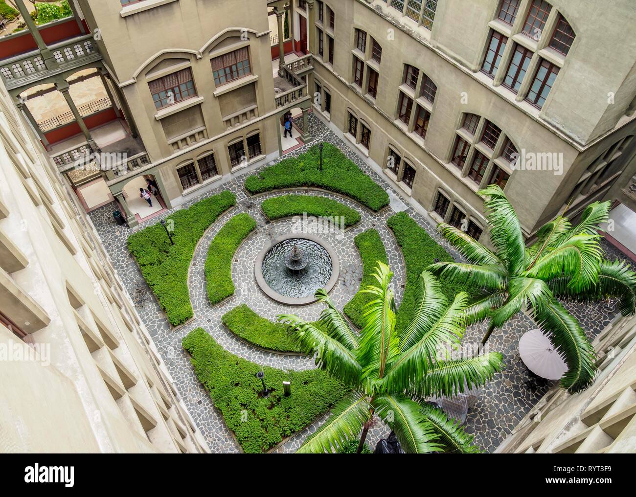 Culture courtyard hi-res stock photography and images - Alamy