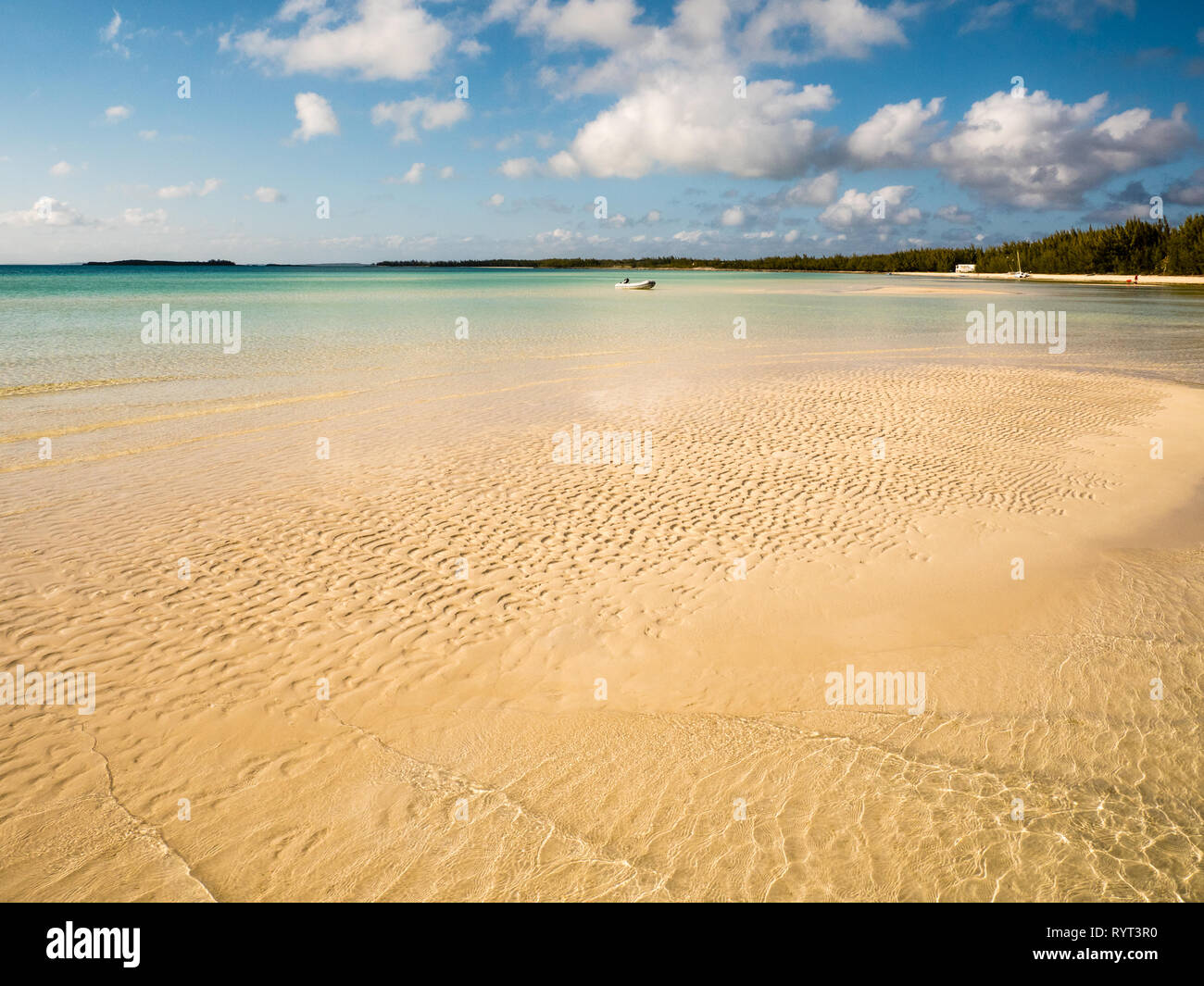 Clean Beautiful, Shallow Sandy Tropical Beach, Governors Harbour ...