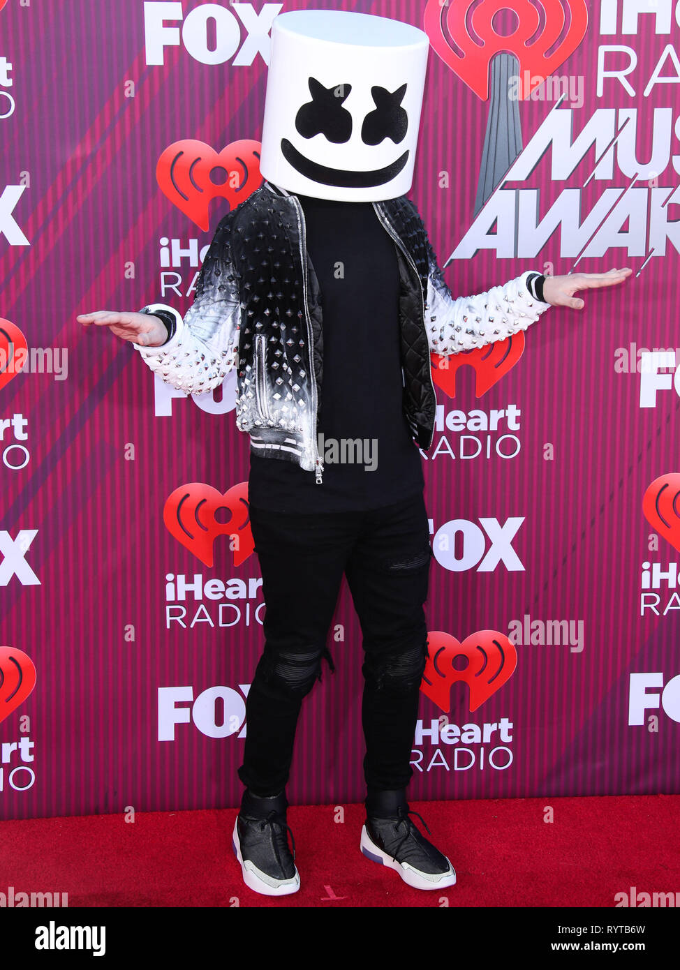 LOS ANGELES, CA, USA - MARCH 14: Marshmello (Christopher Comstock ...
