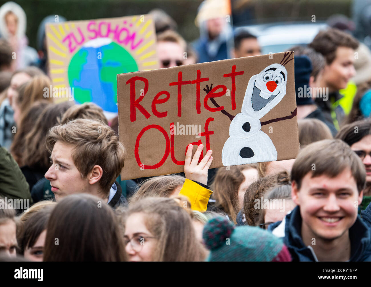 Save olaf hi-res stock photography and images - Alamy