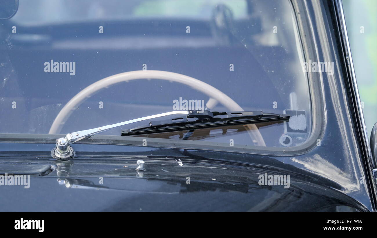 Swipers hi-res stock photography and images - Alamy