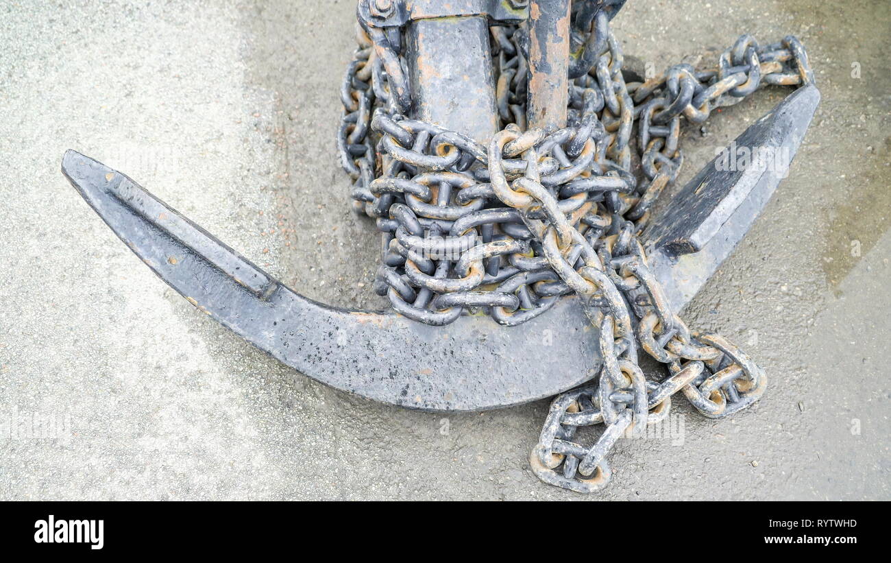 Anchor chains floor of ship hi-res stock photography and images - Alamy