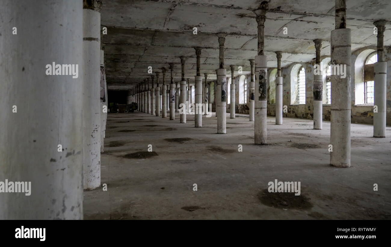 Buildings foundations hi-res stock photography and images - Alamy