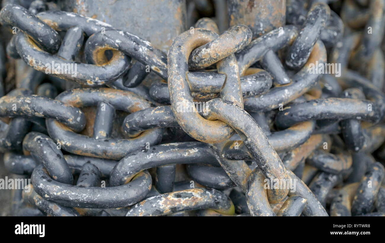 Big chains hi-res stock photography and images - Alamy
