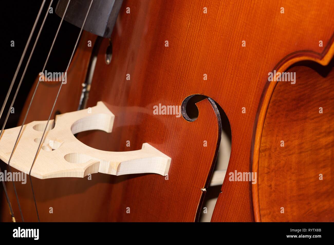 Musical instrument industry hi-res stock photography and images - Alamy
