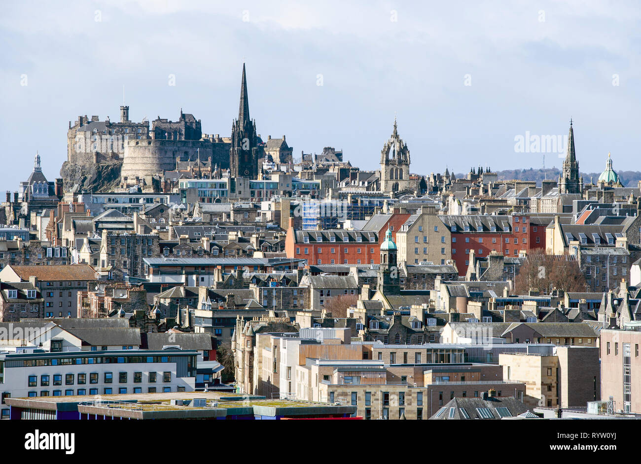Edinburgh old town hi-res stock photography and images - Alamy