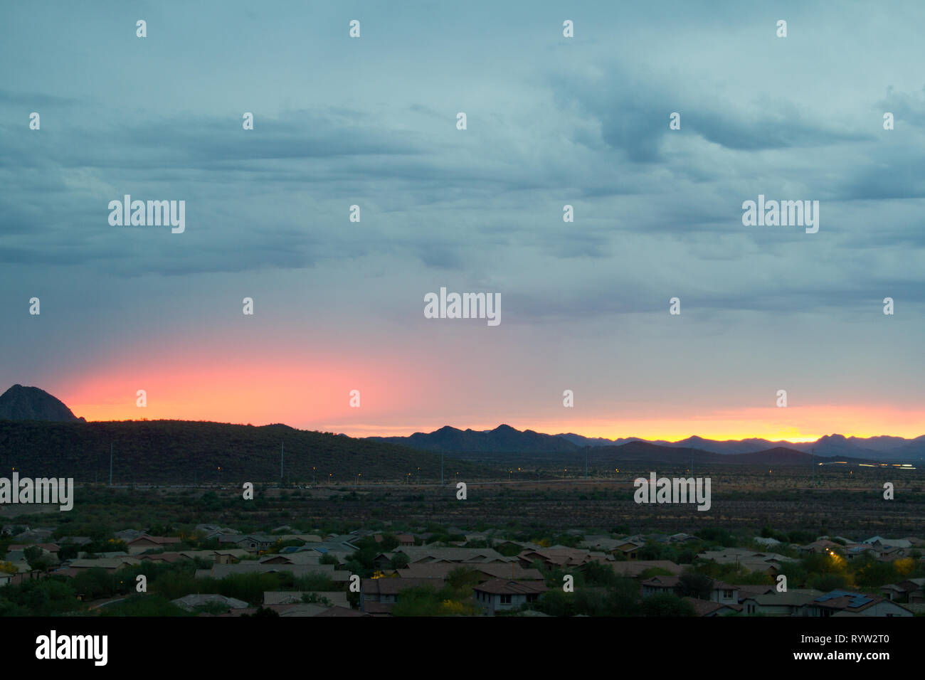 Desert sunset hi-res stock photography and images - Alamy