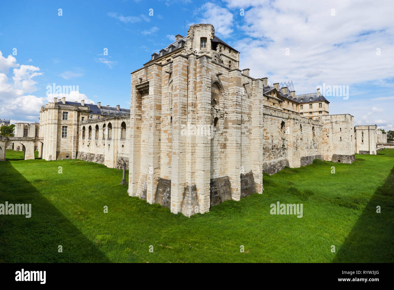 Vincennes and paris hi-res stock photography and images - Alamy