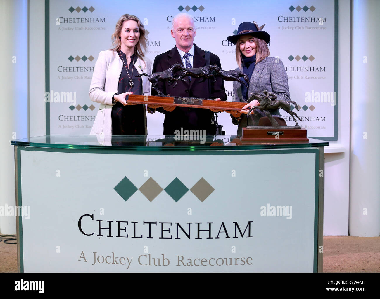 Present willie mullins hi-res stock photography and images - Alamy