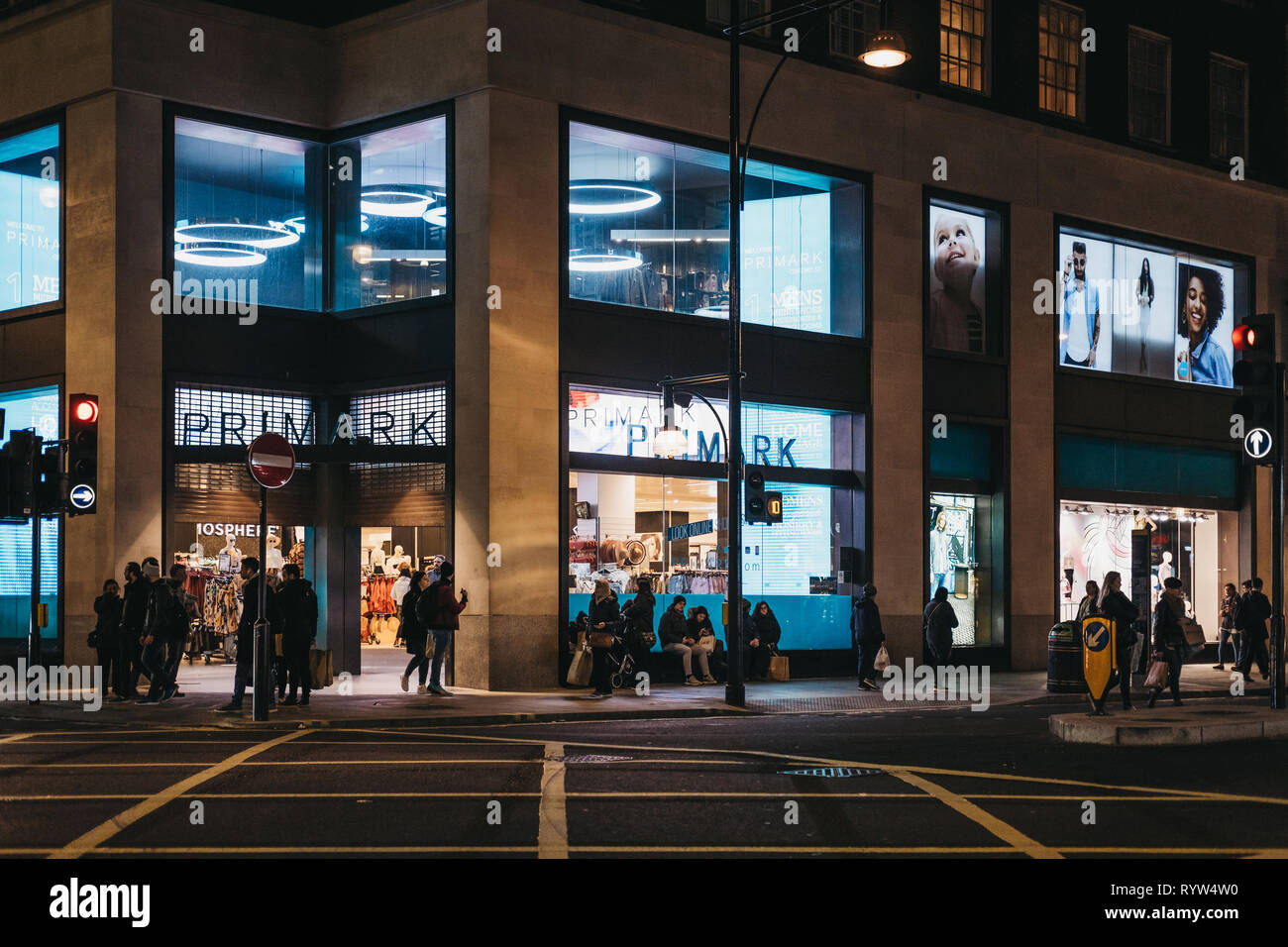 Primark shop on oxford street hi-res stock photography and images - Alamy