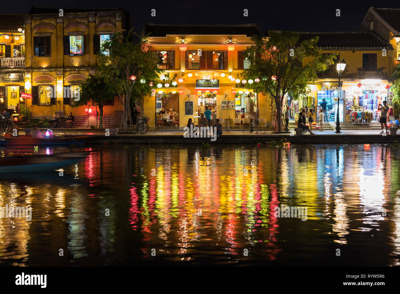Hoi An, Vietnam - November 13, 2018: the nightlife of the riverside ...