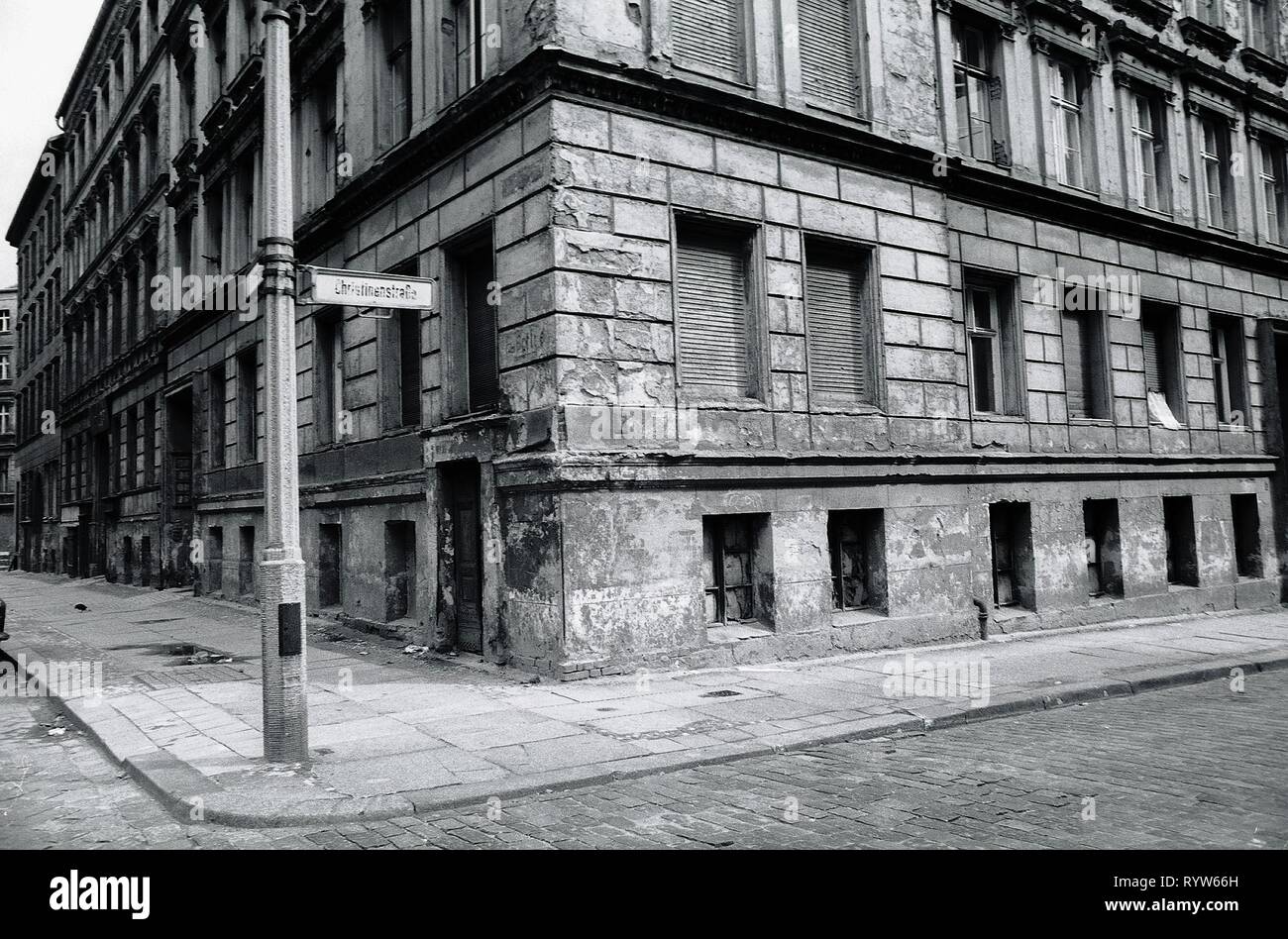 Berlin prenzlauer 1980s hi-res stock photography and images - Alamy