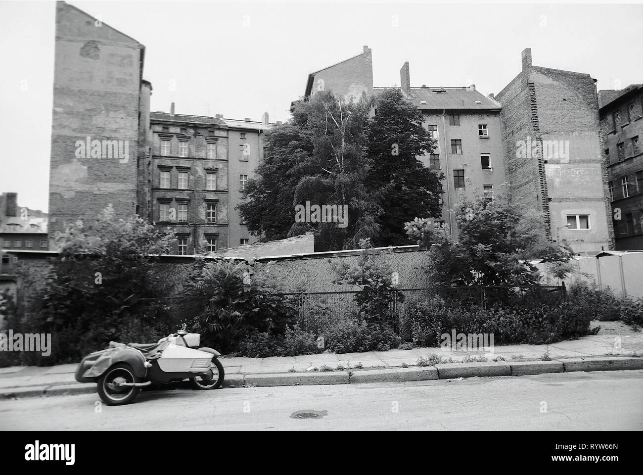 Streets on Prenzlauer Berg, East-Berlin. 1982 Stock Photo - Alamy