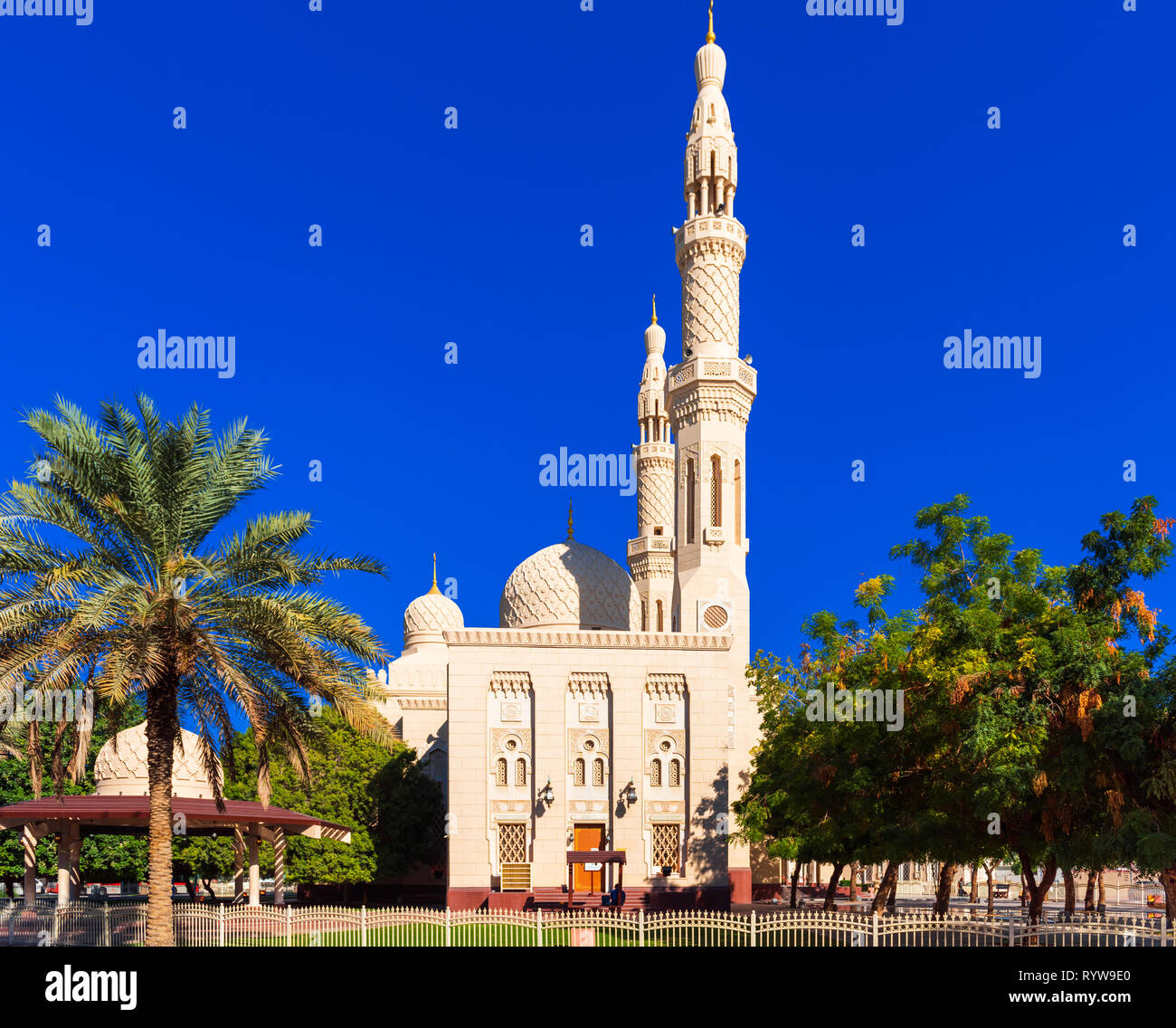 Mosque jumeirah hi-res stock photography and images - Alamy