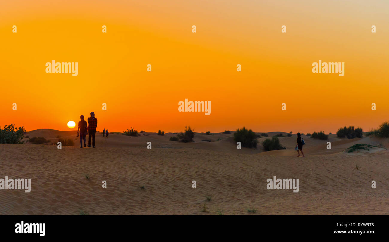 Dubai desert hi-res stock photography and images - Alamy