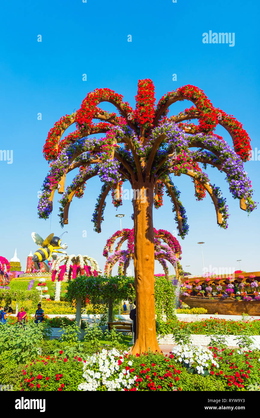 DUBAI, UNITED ARAB EMIRATES - DECEMBER 13, 2018: Flower trees in Dubai ...