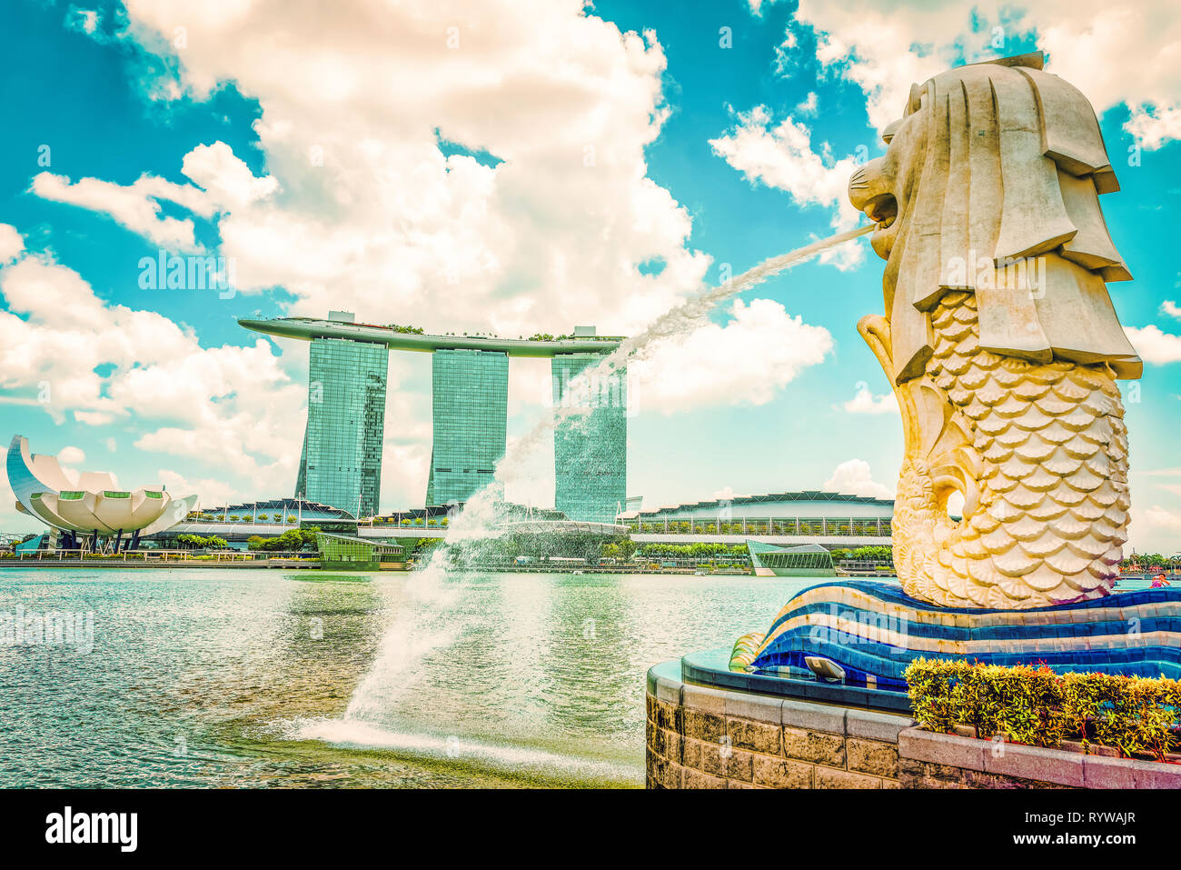 Merlion in singapore mouth singapore hi-res stock photography and ...