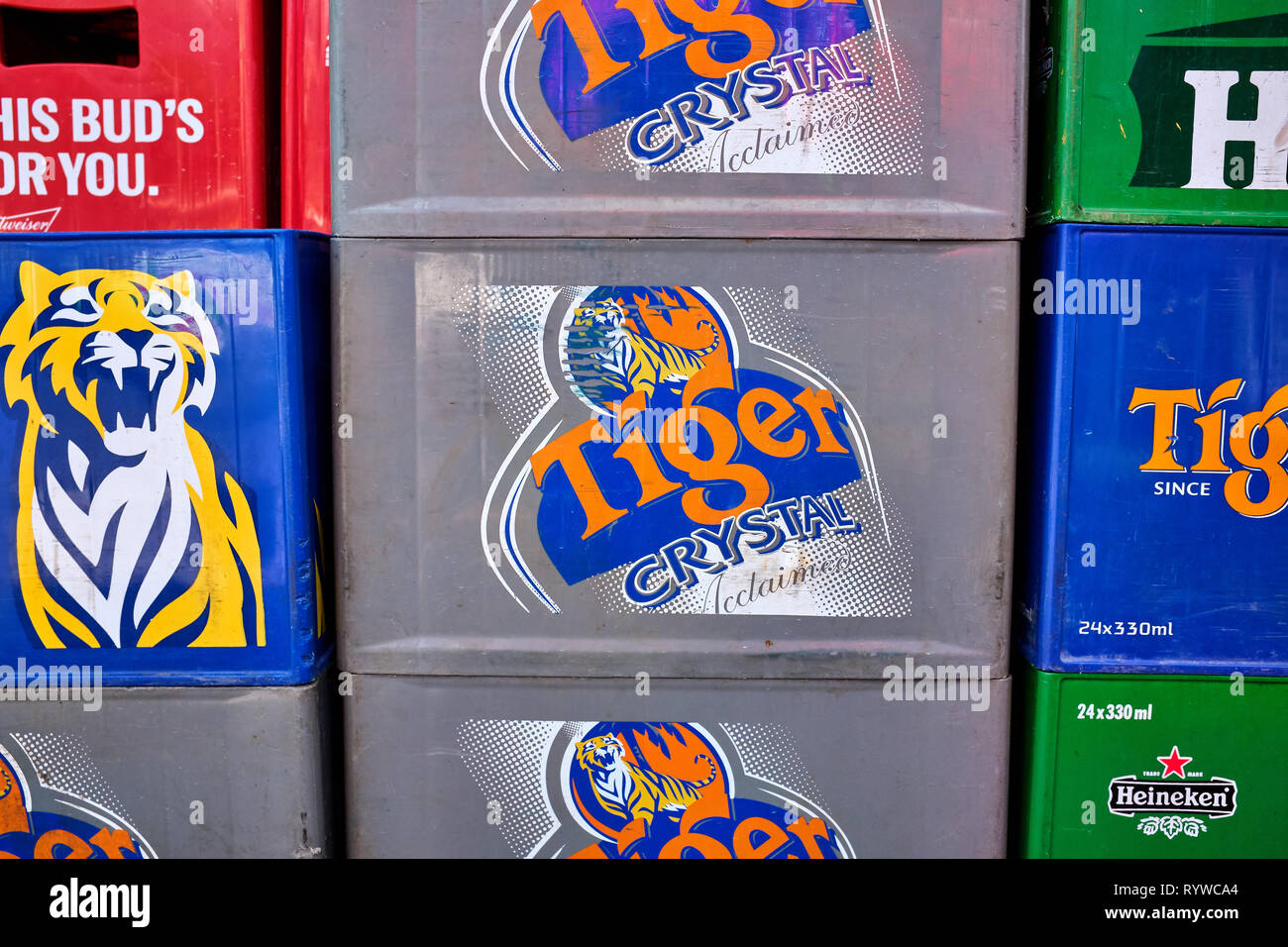 Empty beer boxes hi-res stock photography and images - Alamy