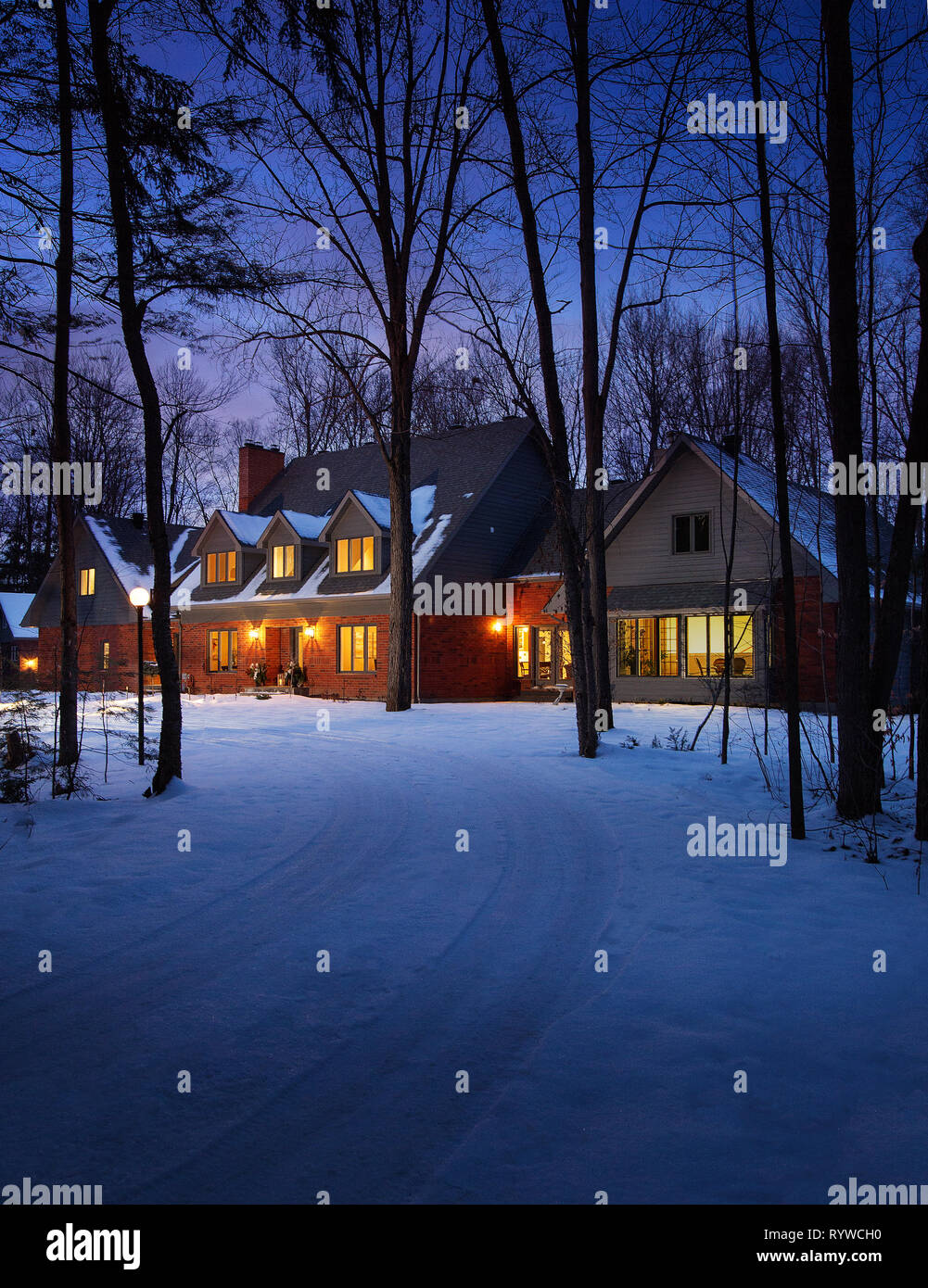 Warm lights hi-res stock photography and images - Alamy