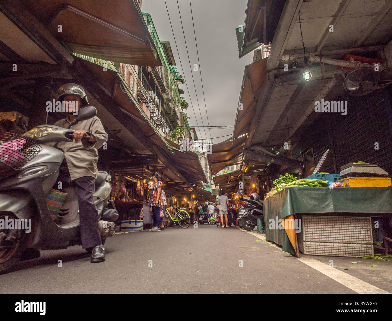 Taipei, Taiwan - October 04, 2016: Typical local bazaar in Taiwan with ...