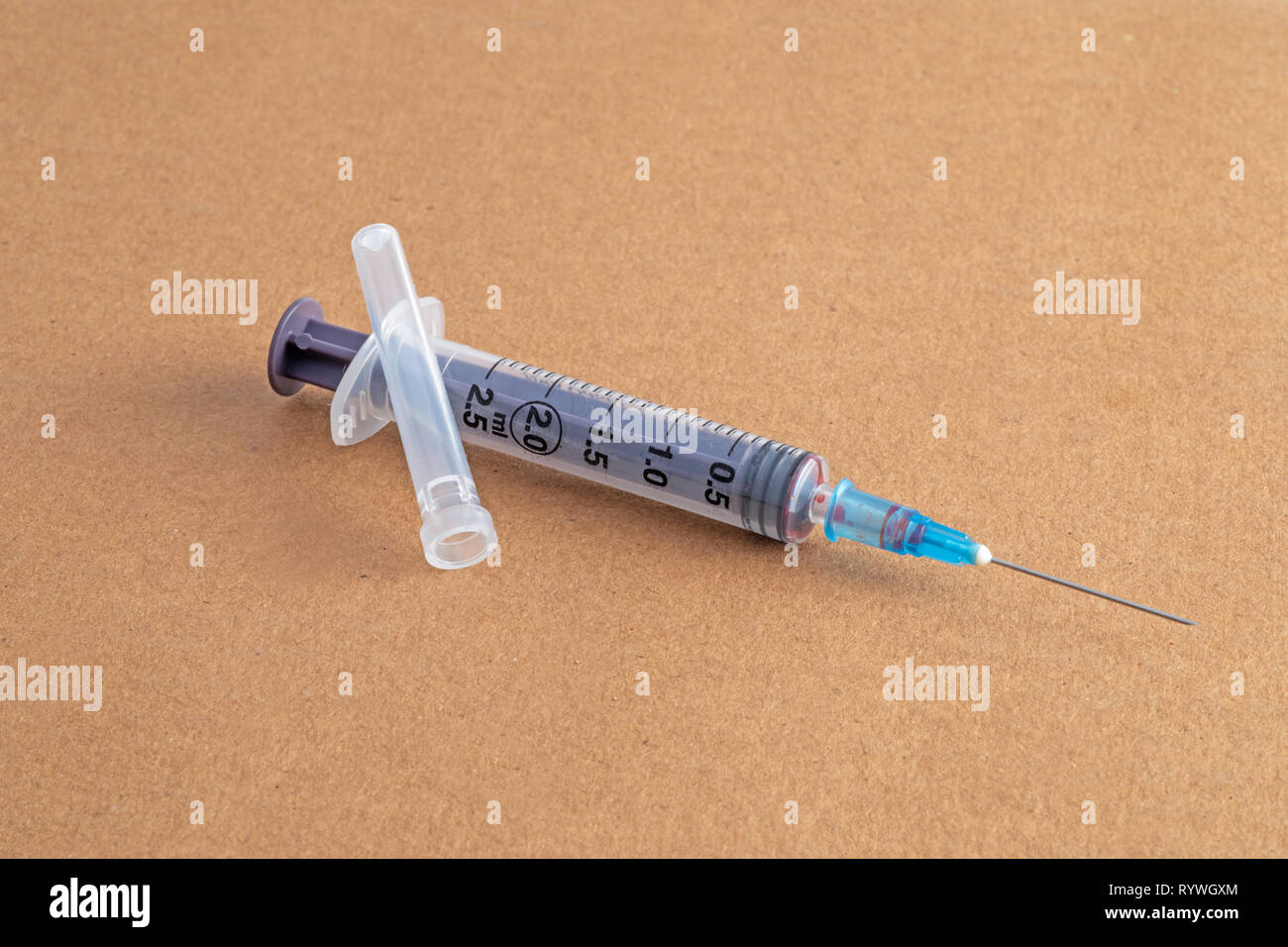Arrangement of syringes hi-res stock photography and images - Alamy