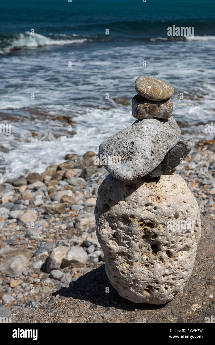 Sea pyramid hi-res stock photography and images - Alamy