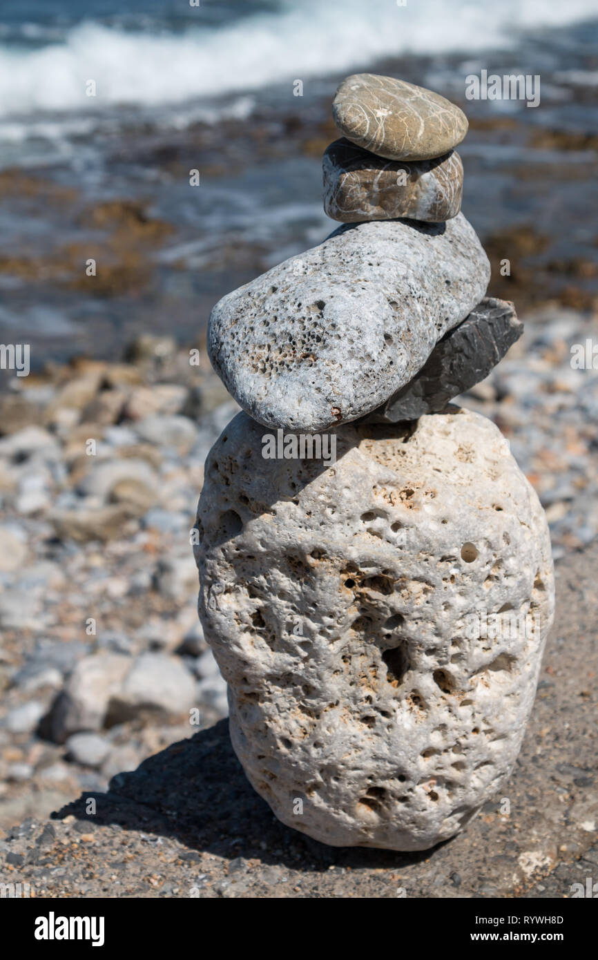 Sea pyramid hi-res stock photography and images - Alamy
