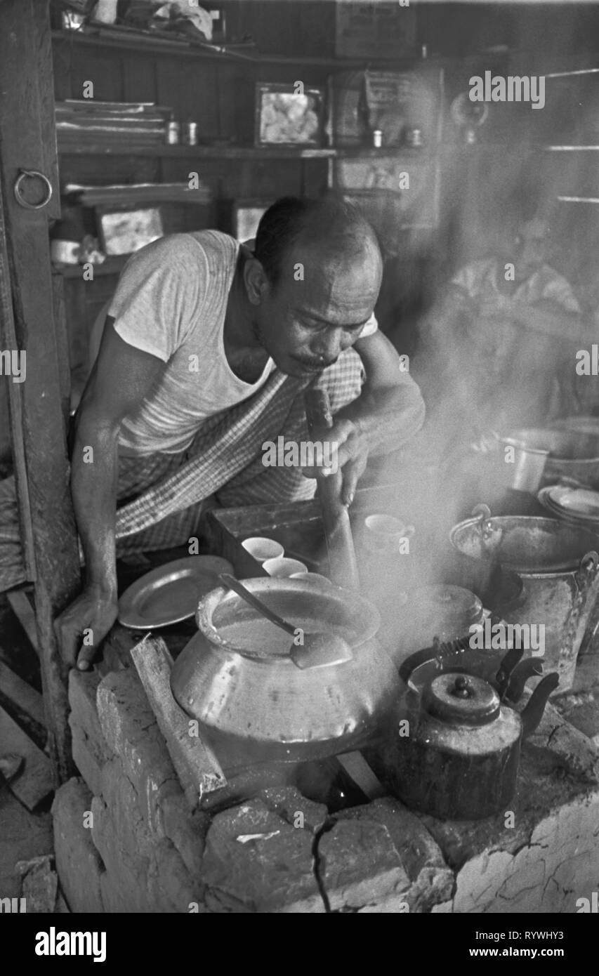 22/34 Tea stall, rural Bangladesh 1981 Stock Photo - Alamy