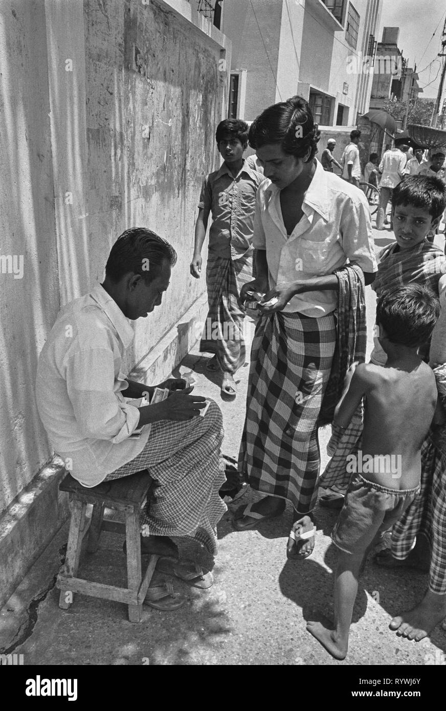 Banknotes money Black and White Stock Photos & Images - Alamy