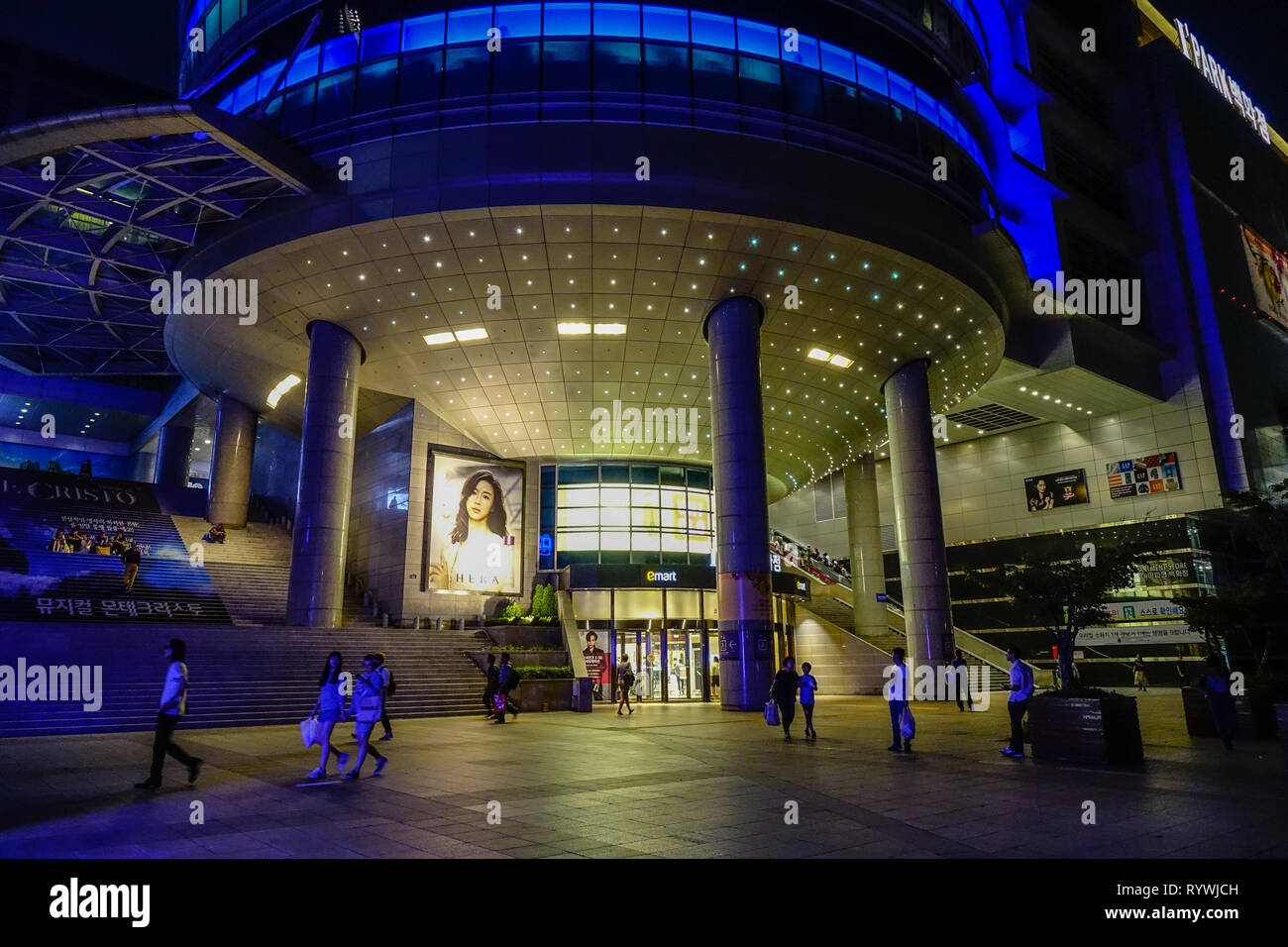 South korea interior mall hi-res stock photography and images - Alamy