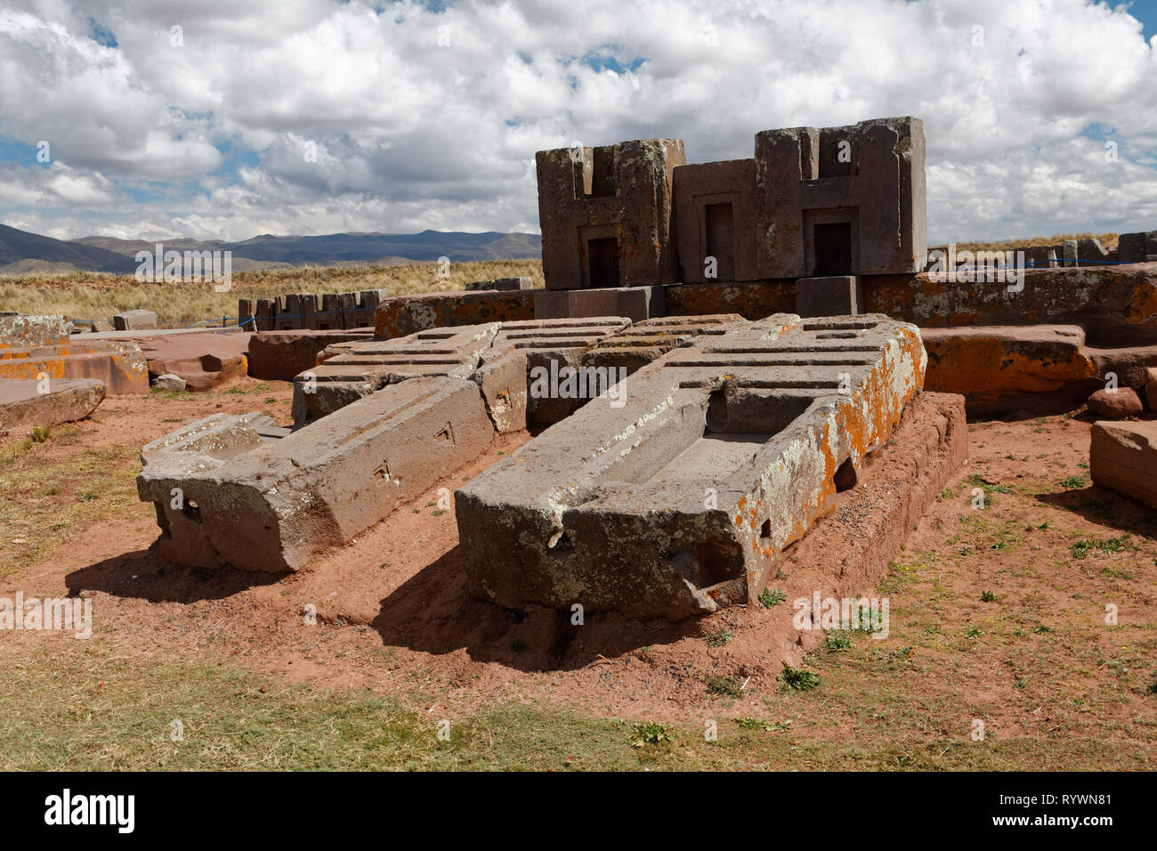 Tiahuanaco pottery hi-res stock photography and images - Alamy