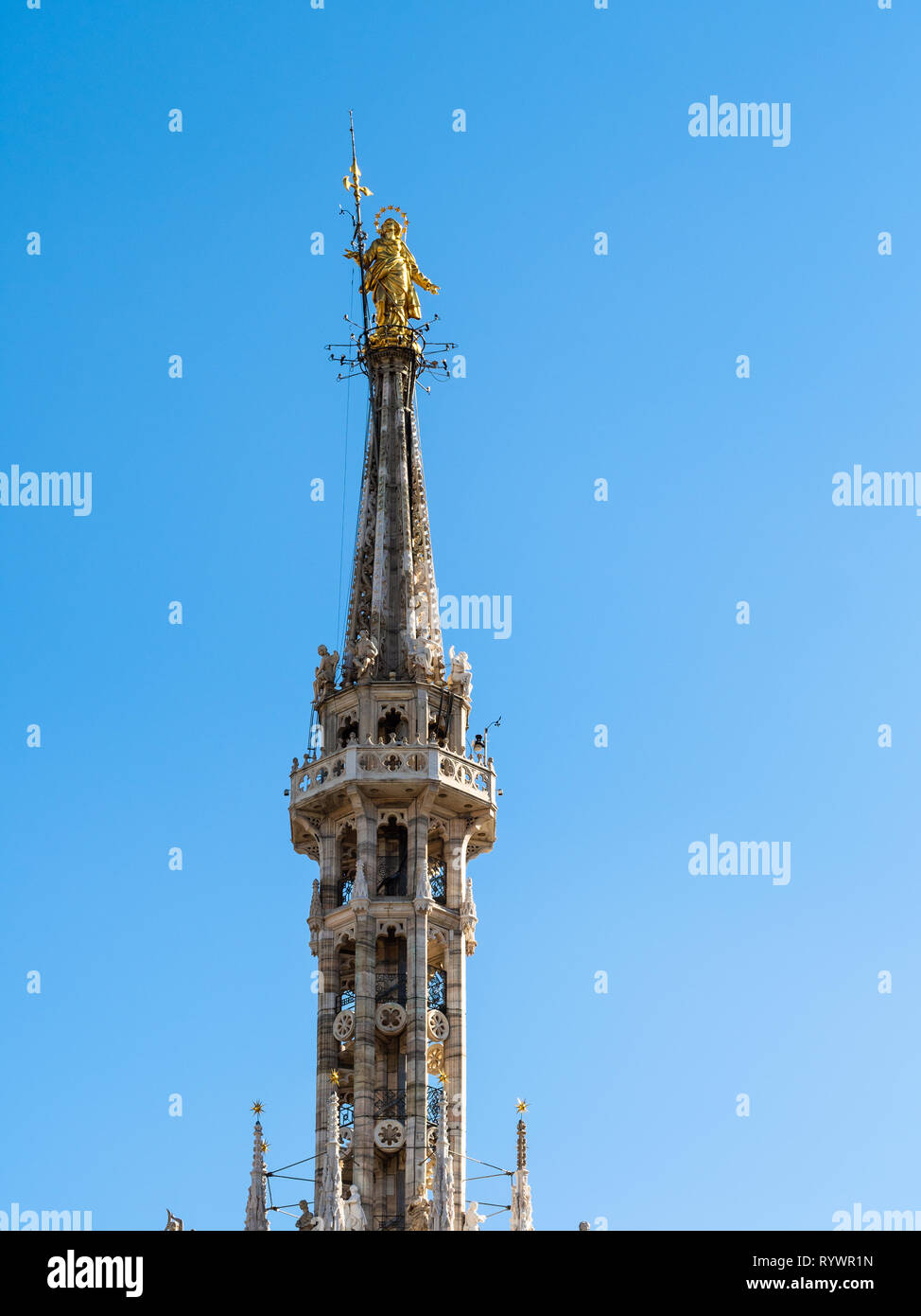 Travel to Italy - Madonnina, golden statue of Virgin Mary on top of ...