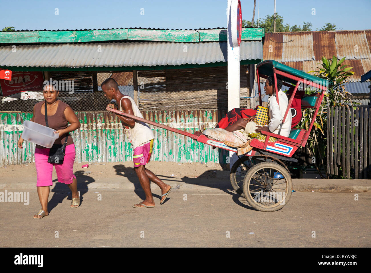 Rickshaw in madagascar hi-res stock photography and images - Alamy