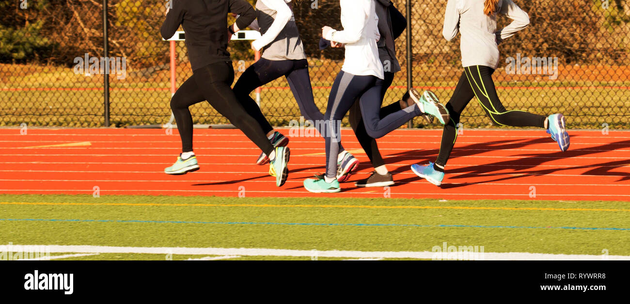 Five girls hi-res stock photography and images - Alamy