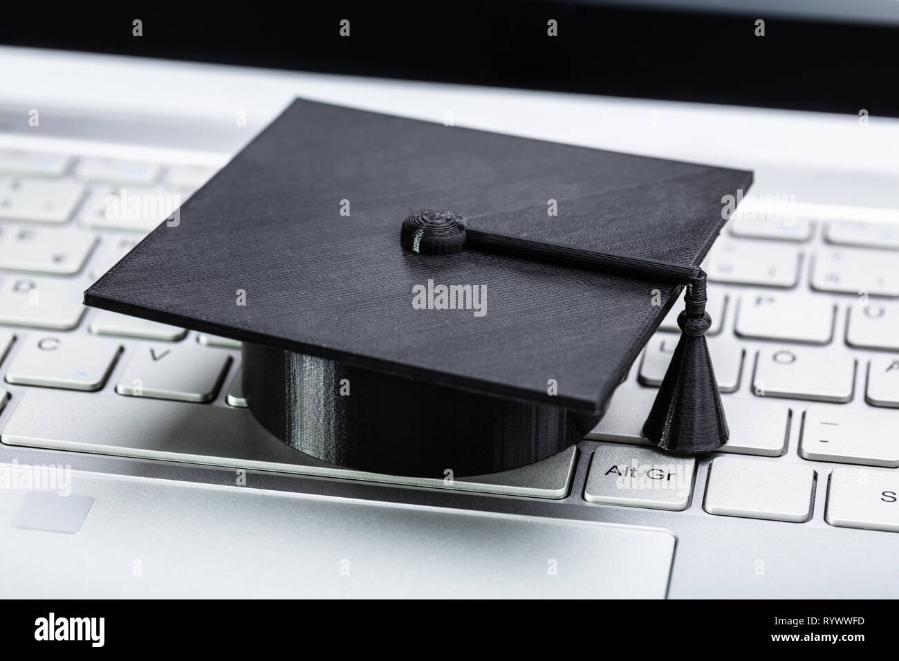 Graduate hat hi-res stock photography and images - Alamy