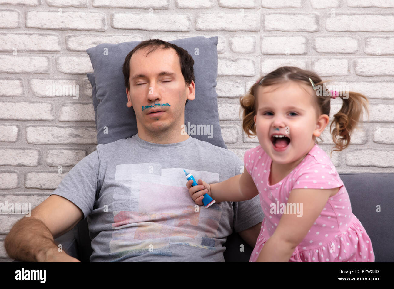 Drawing on sleeping face prank hi-res stock photography and images - Alamy